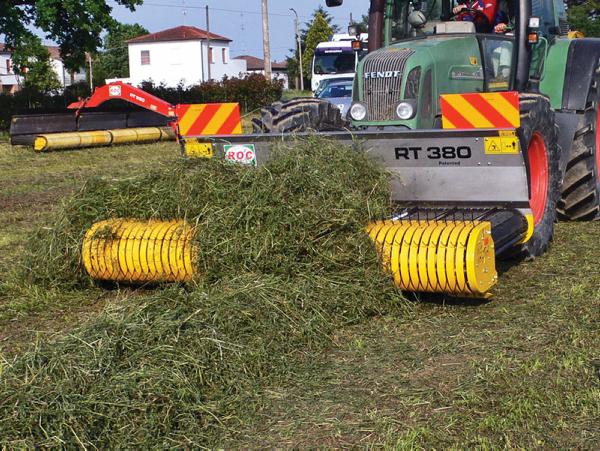 New windrower and Austrian auto hitch for Ploughing - Premium