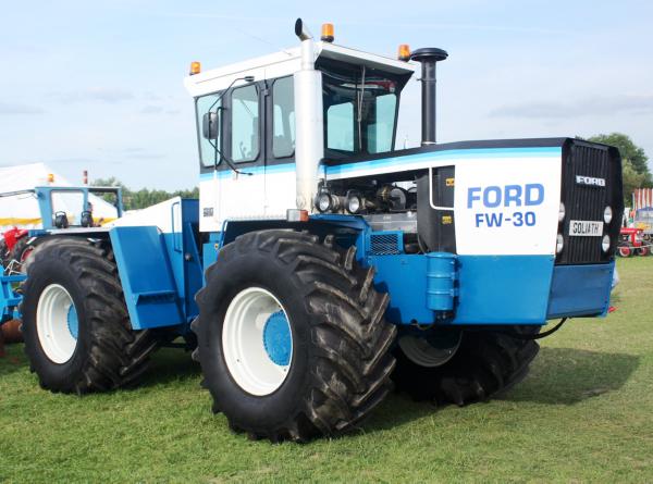 Classic prairie tractors in Europe - Premium