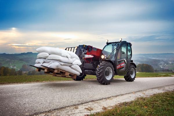 Case IH joins telehandler movement with new Farmlifts - Premium
