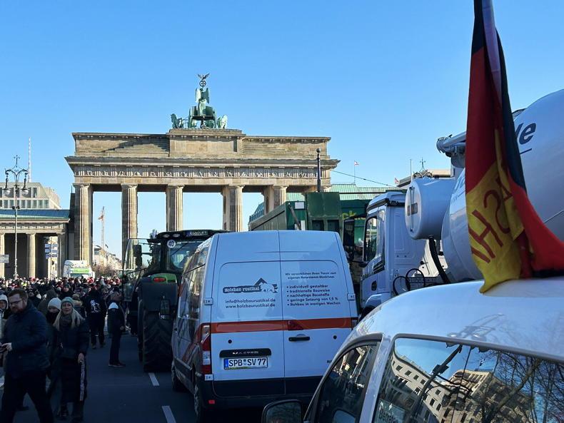 Watch: German farmers kickback in week-long protest - Free